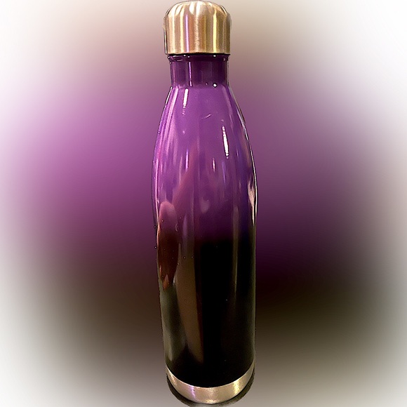 simple modern | Kitchen | 525 Simple Modern 25 Ounce Wave Water Bottle ...